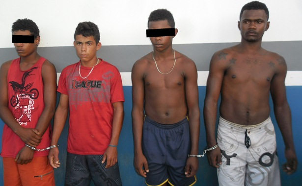 Quadrilha Acusada De Tráfico De Drogas E Posse Ilegal De Arma De Fogo é