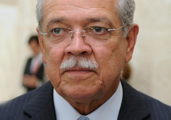 Ministro César Borges esteve na mira de um revolver após uma confusão ...